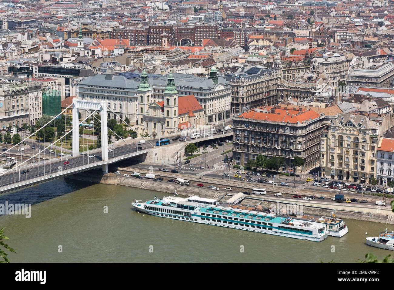 Elizabeth bridge and the Danube river in Budapest Stock Photo - Alamy
