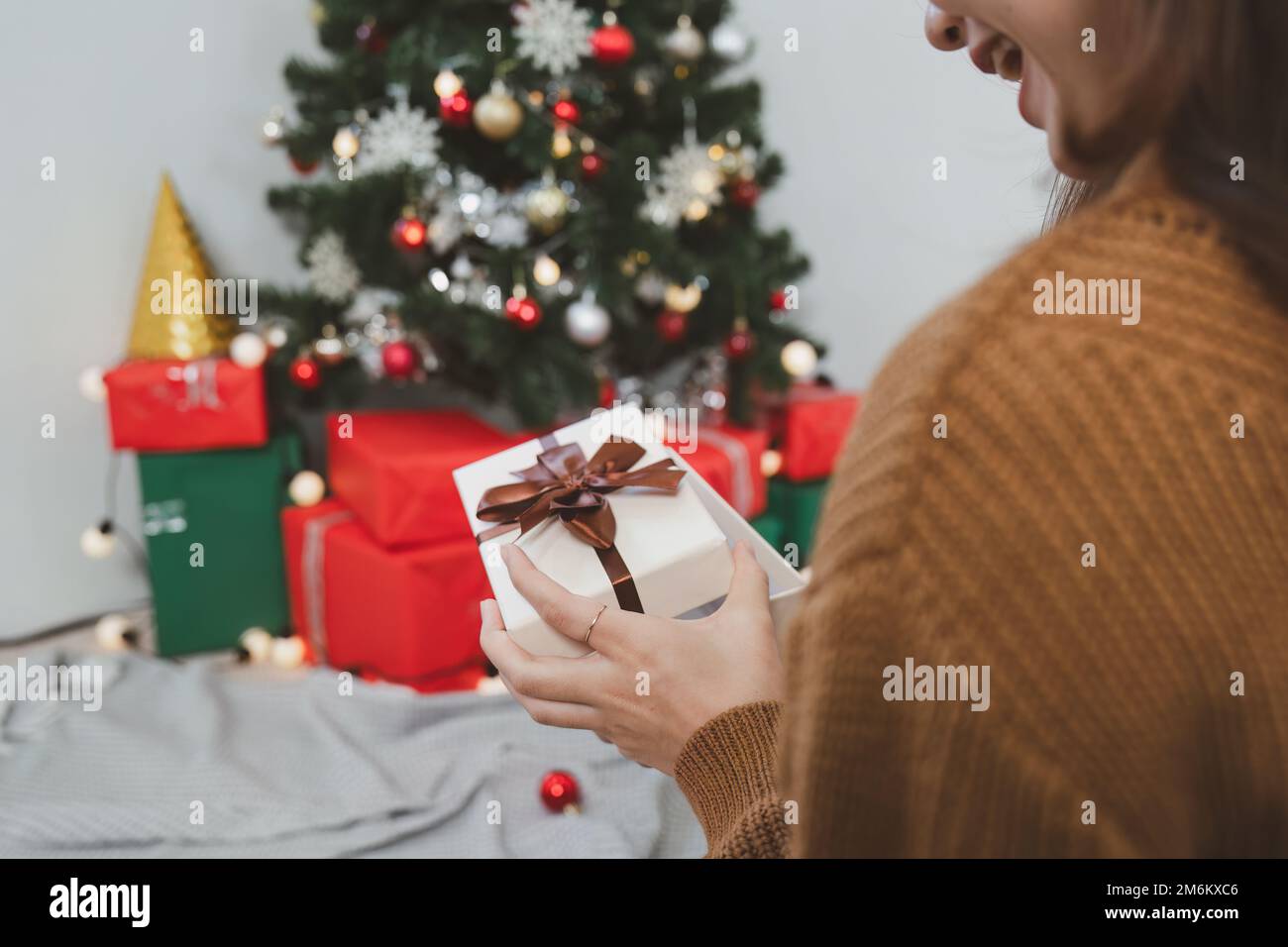 Lady surprised hi-res stock photography and images - Alamy