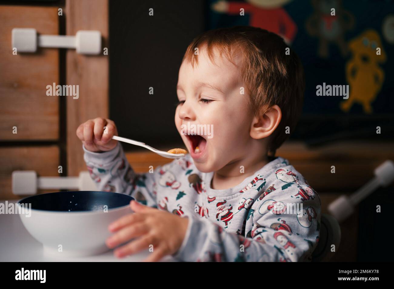 Eating food mouth fork hi-res stock photography and images - Alamy