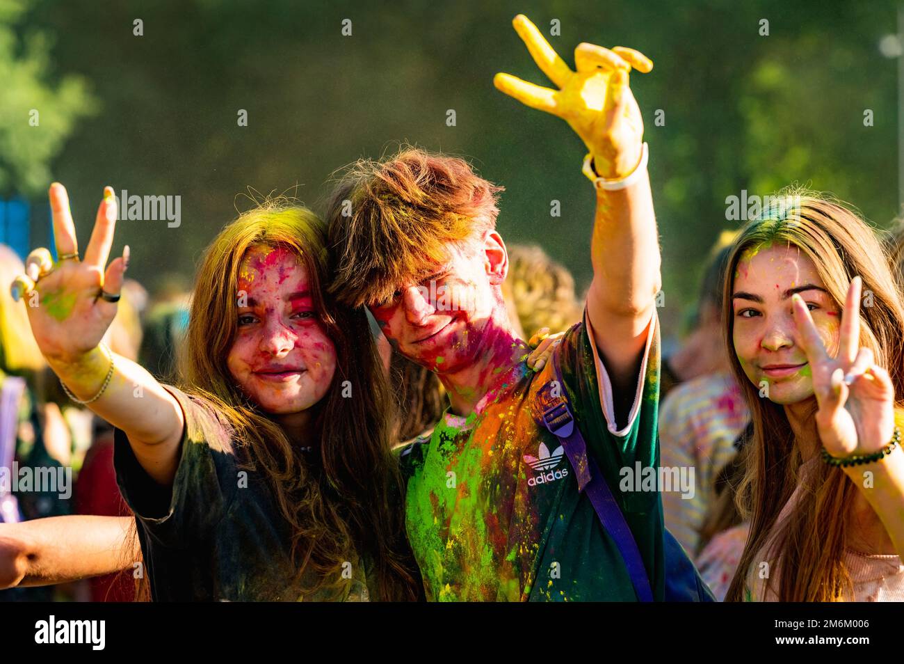 Singing holi hi-res stock photography and images - Alamy