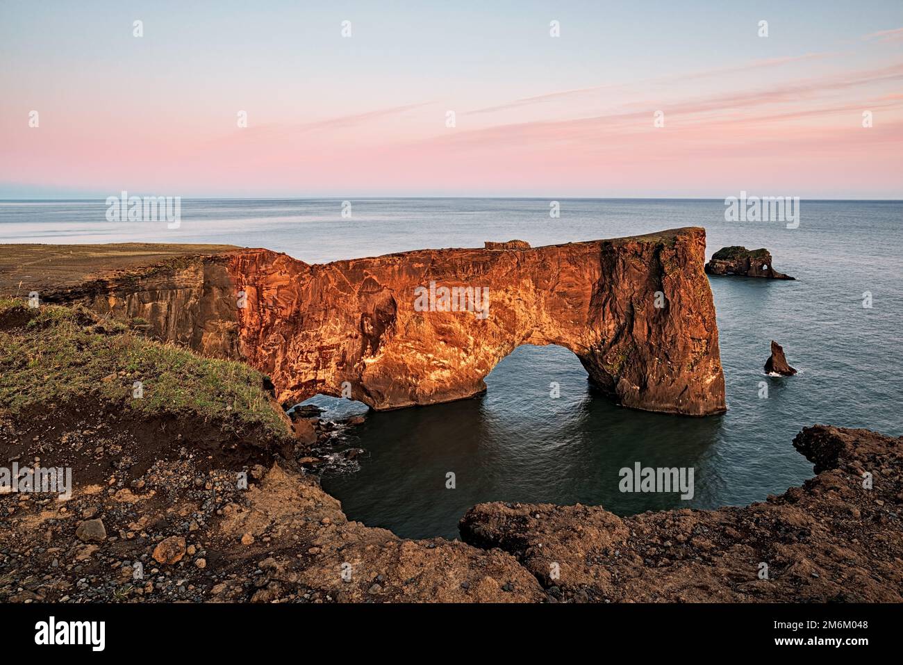Dyrholaey peninsula arch hi-res stock photography and images - Alamy