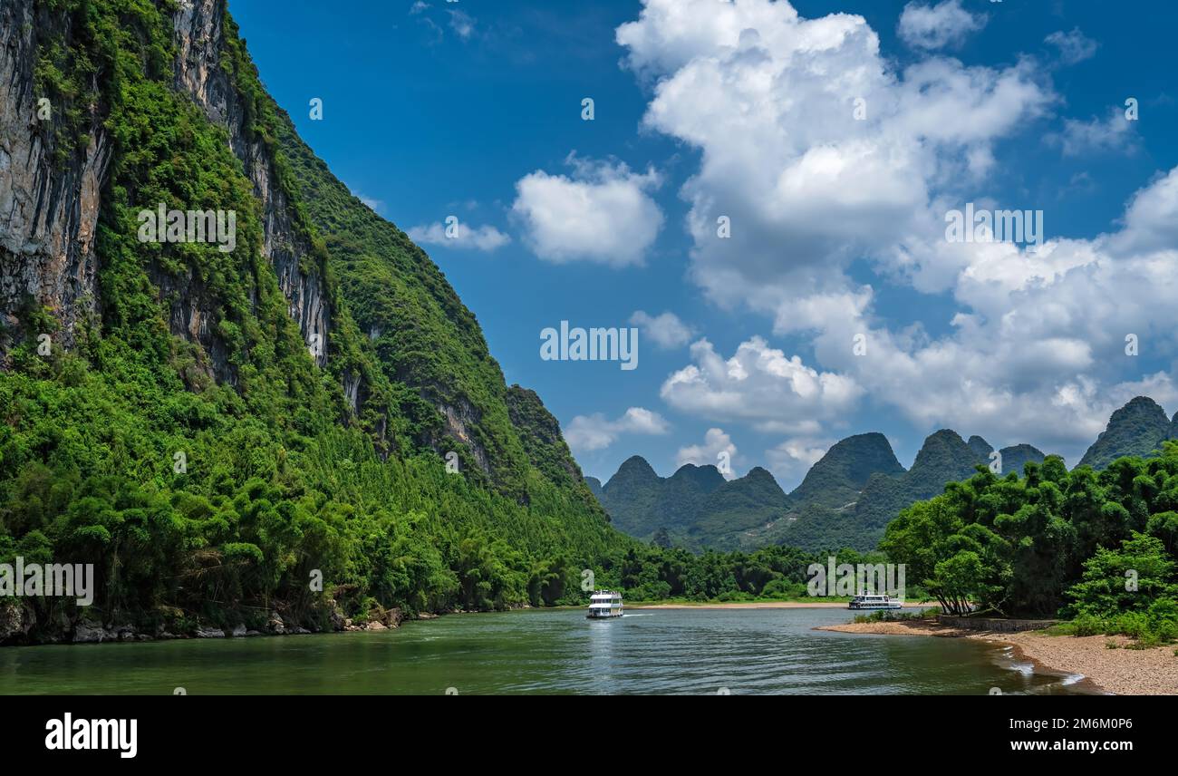 Tourist boat sailing on a Li River in China Stock Photo - Alamy