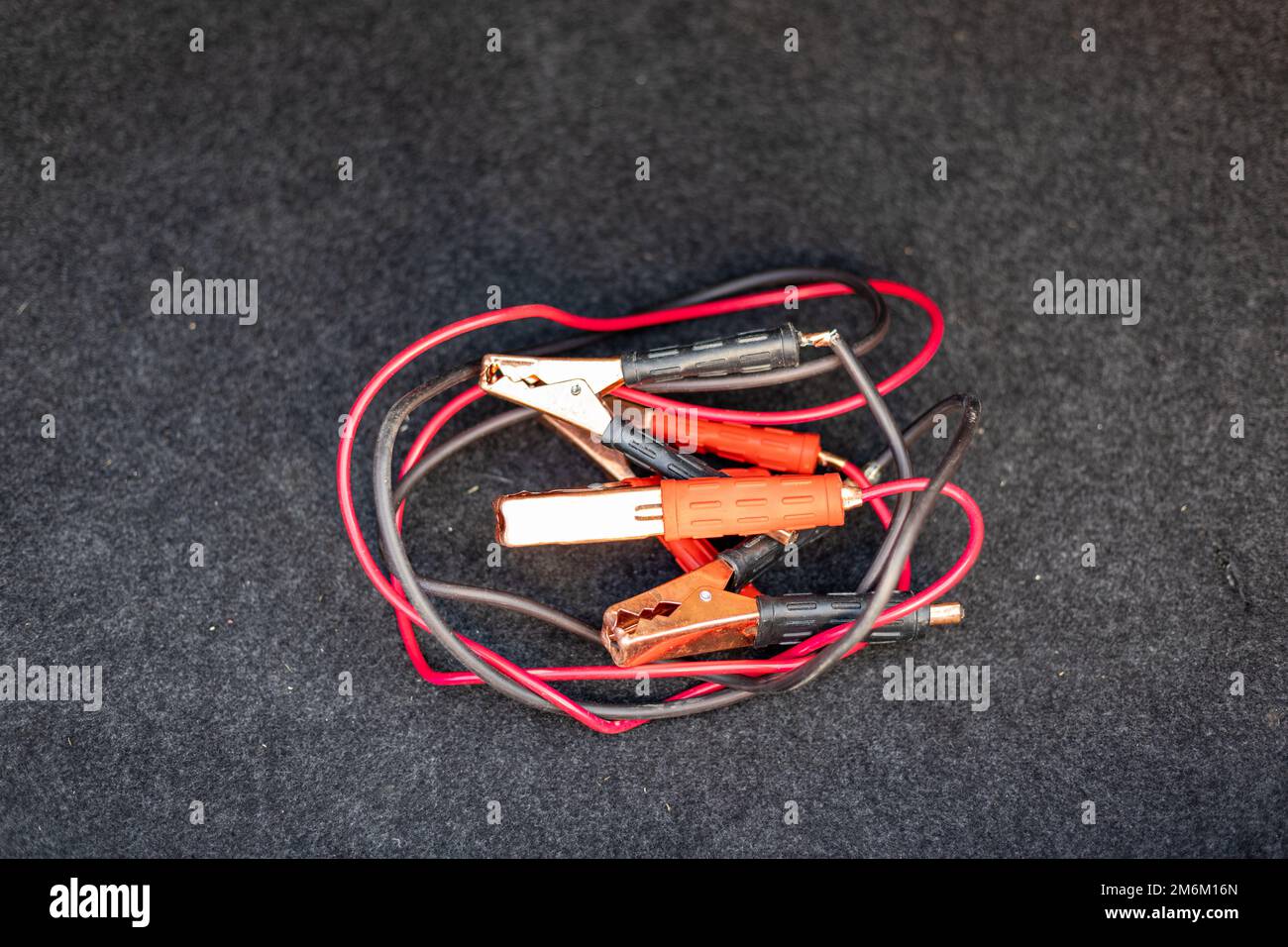 Jumper wire hi-res stock photography and images - Alamy