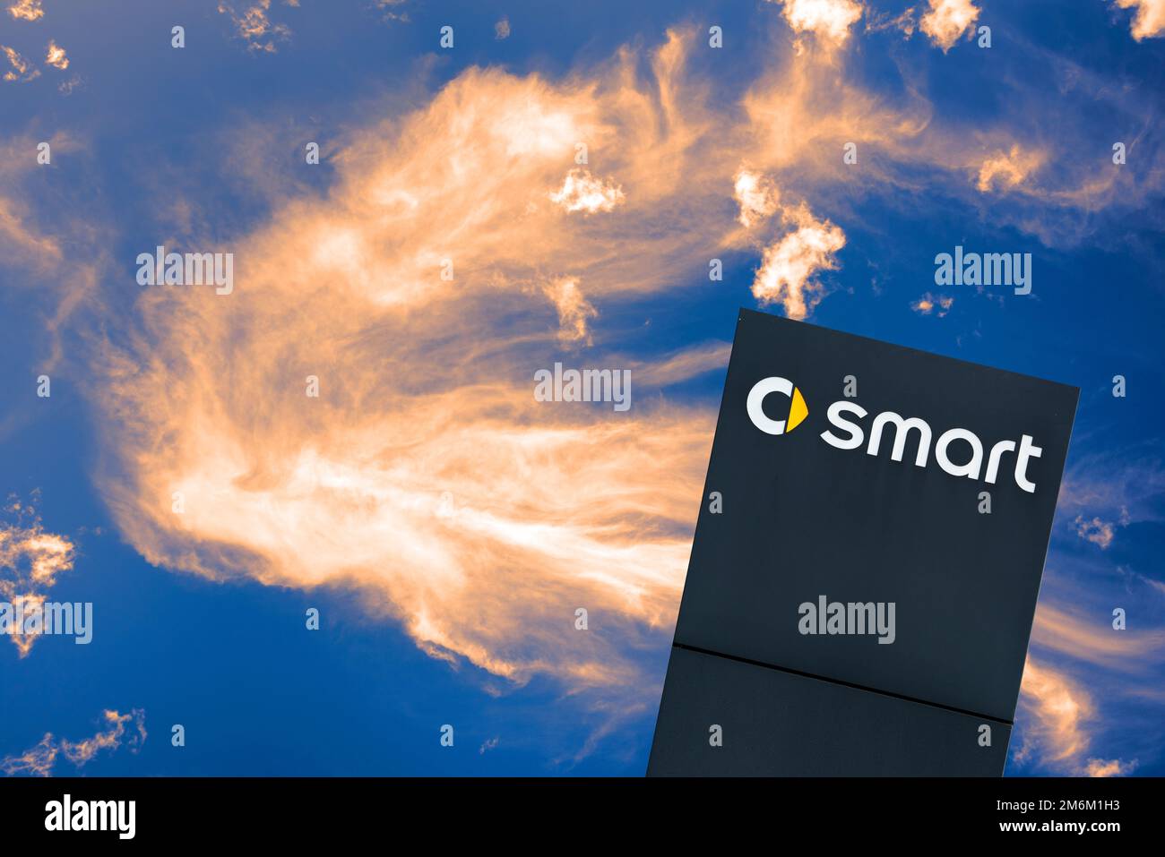 Smart emblem hi-res stock photography and images - Alamy