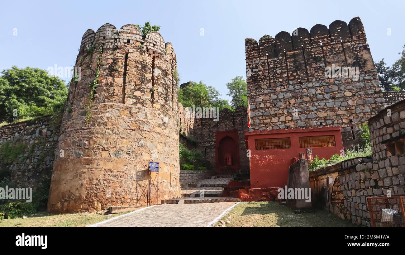 Main Entrance of the Fort, Barua Sagar Fort, Jhansi, Uttar Pradesh ...
