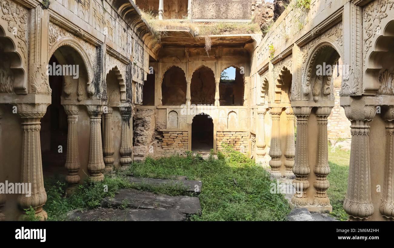 Beautiful Architecture of Gohad Fort, Carving Pillars, Gohad, Bhind ...