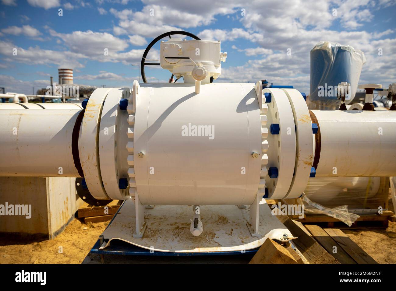 Interconnected natural gas pipeline network Stock Photo - Alamy