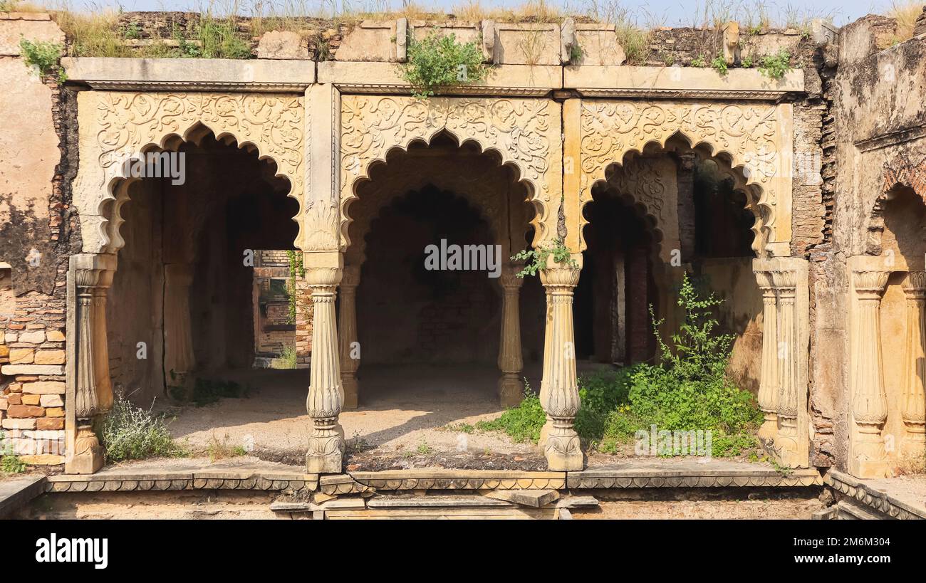 Carvings on the Mandapa and Pillars of Gohad Fort, Bhind, Madhya ...