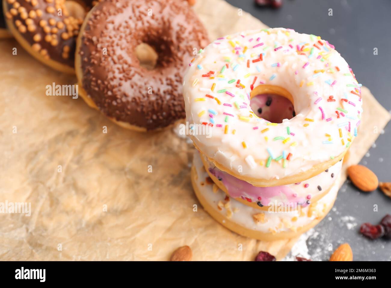 Baking sheet with donuts hi-res stock photography and images - Alamy