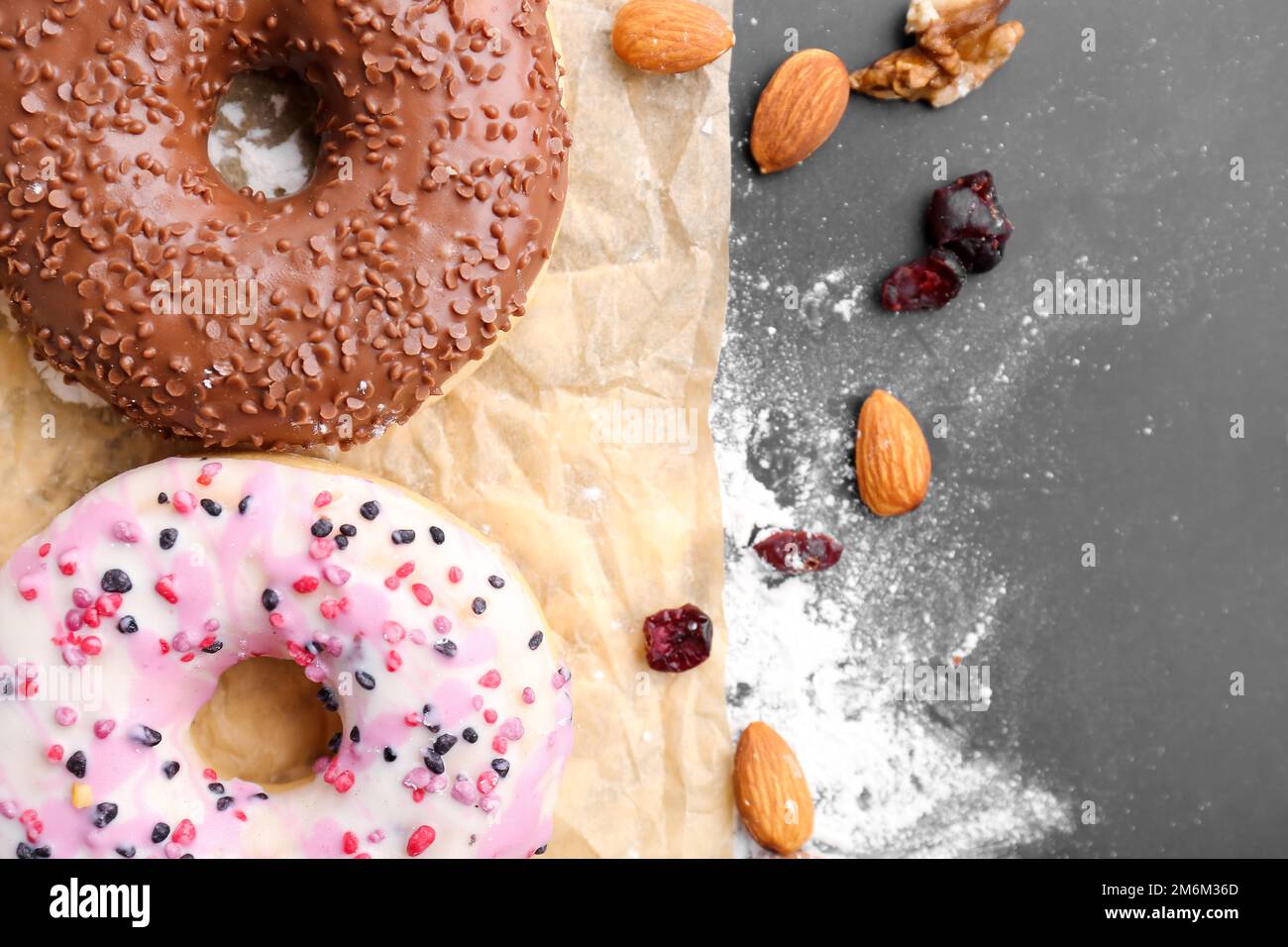 Baking sheet with donuts hi-res stock photography and images - Alamy