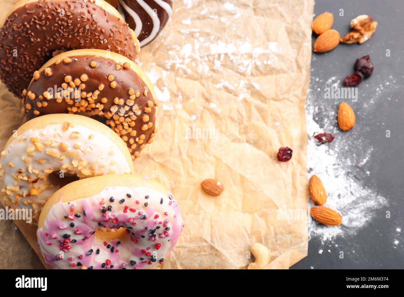 Baking sheet with donuts hi-res stock photography and images - Alamy