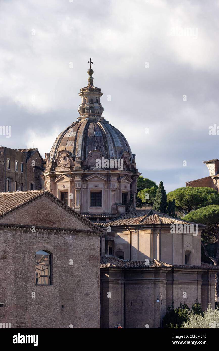 Old Historic Building in Downtown Rome, Italy Stock Photo - Alamy