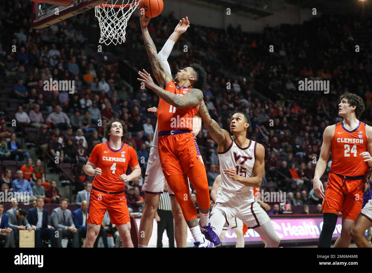 January 4, 2023: Clemson Tigers guard Brevin Galloway (11) lays the ...
