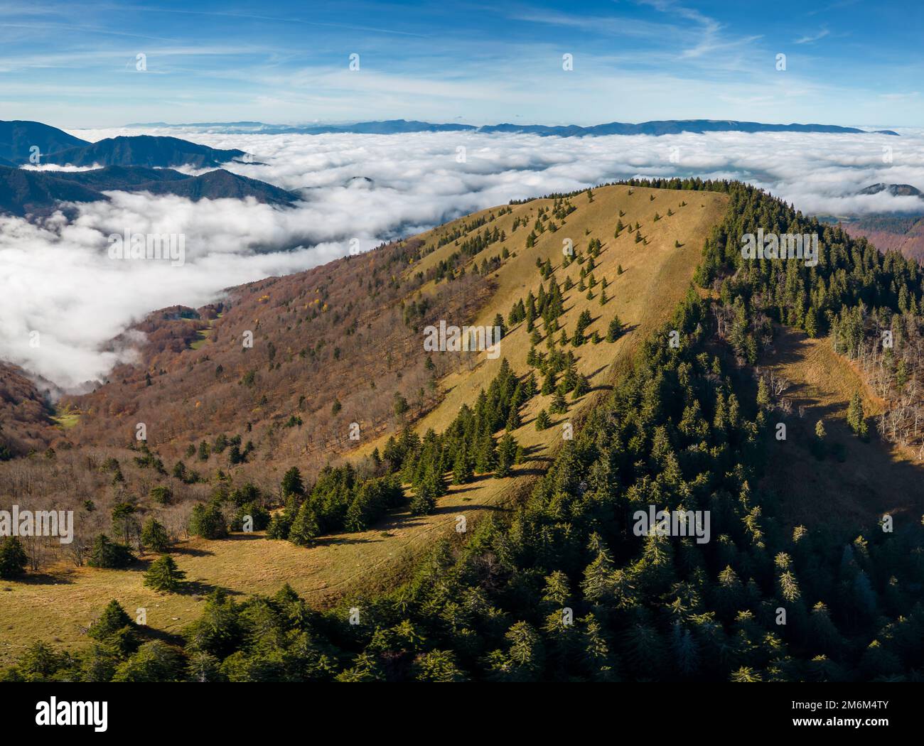 Birds eye view mountain top hi-res stock photography and images - Alamy
