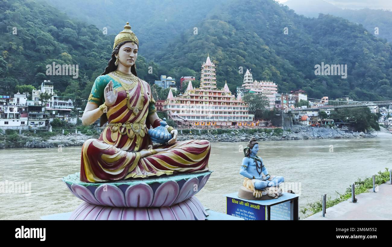Statues of Goddess Lakshmi and Lord Shiva on the Tapovan Public Ghat ...