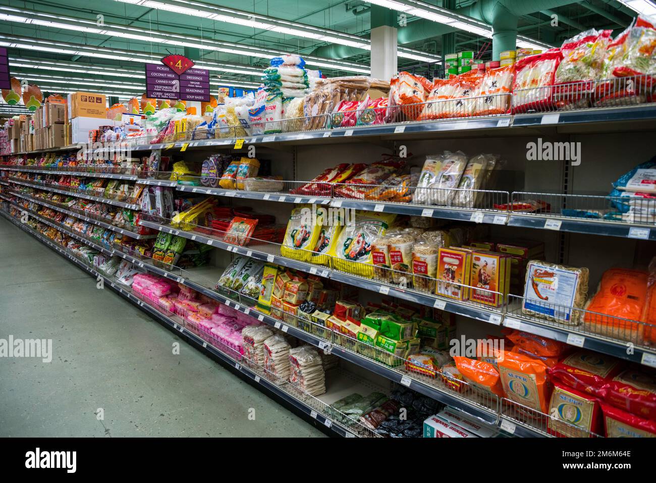 The supermarket in Seattle Stock Photo - Alamy