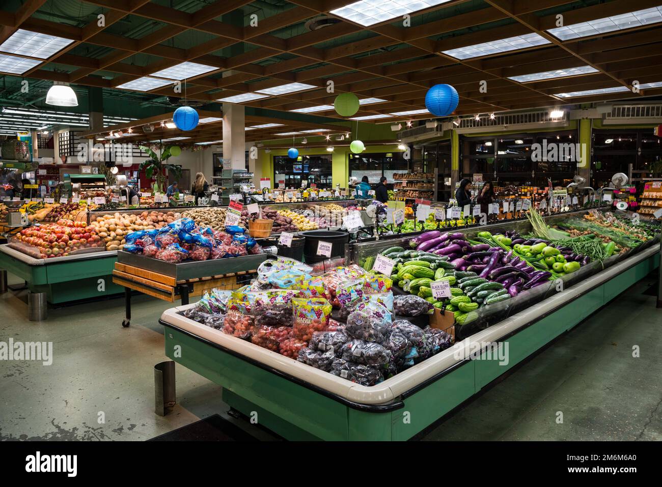The supermarket in Seattle Stock Photo - Alamy