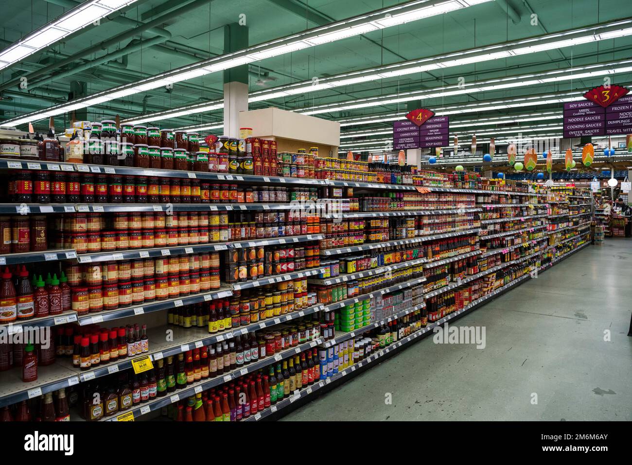 The supermarket in Seattle Stock Photo - Alamy