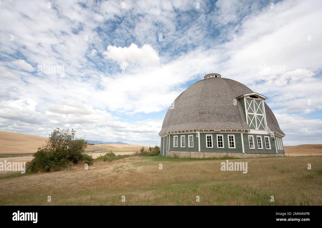 Round barn washington hi-res stock photography and images - Alamy
