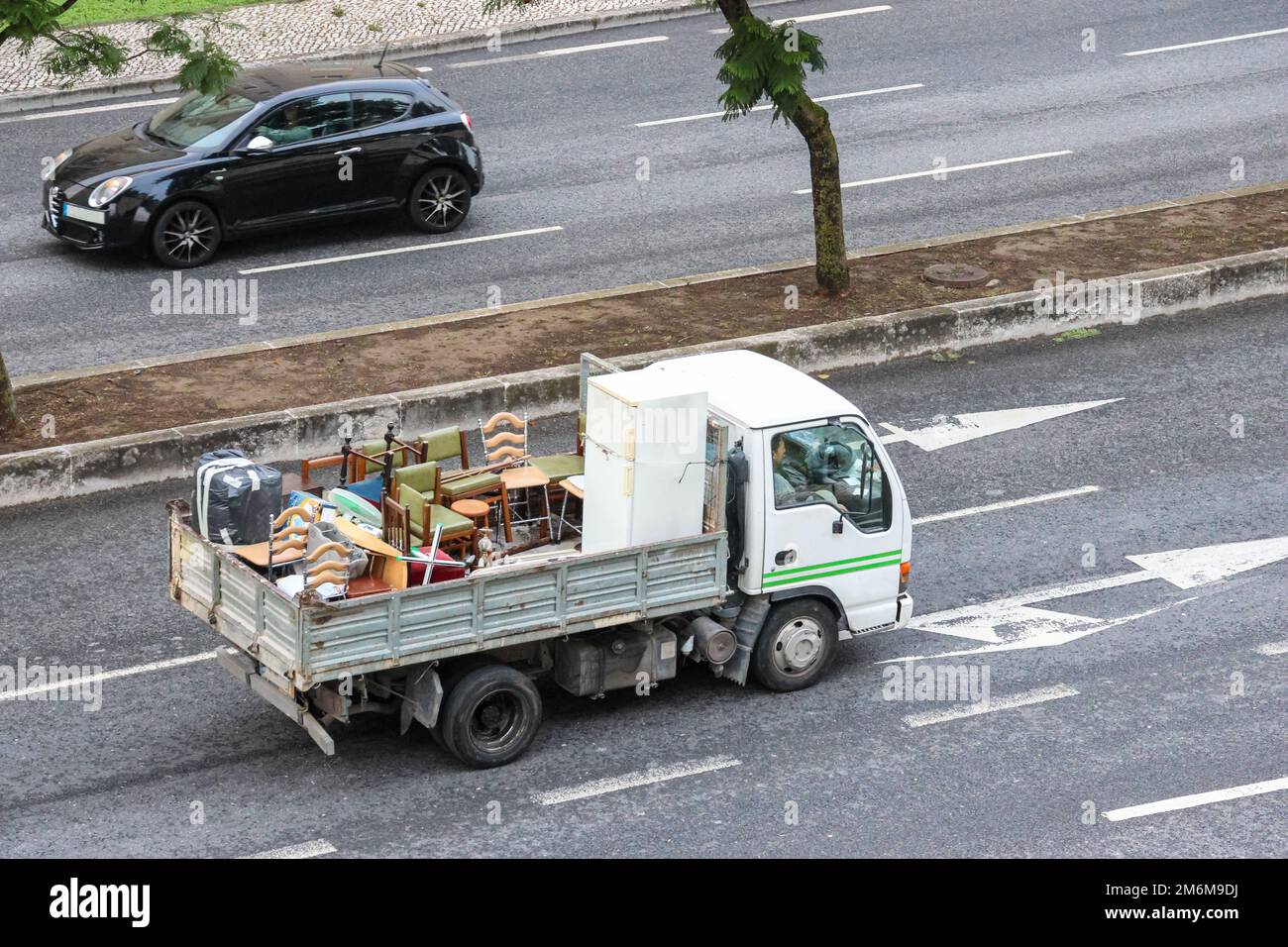 Vintage box truck hi-res stock photography and images - Alamy