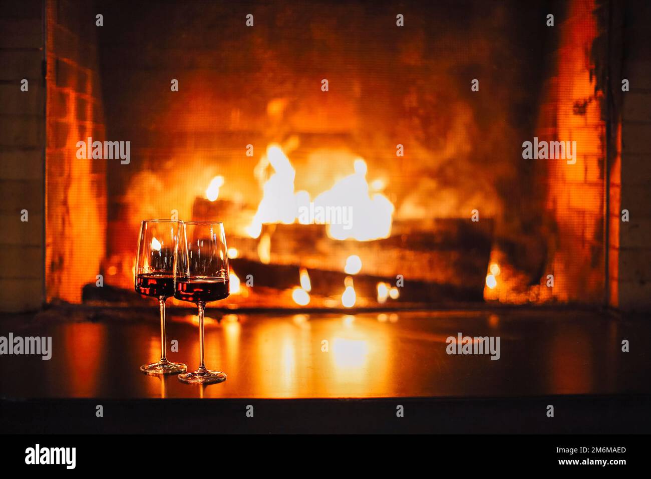 Real flames hi-res stock photography and images - Alamy