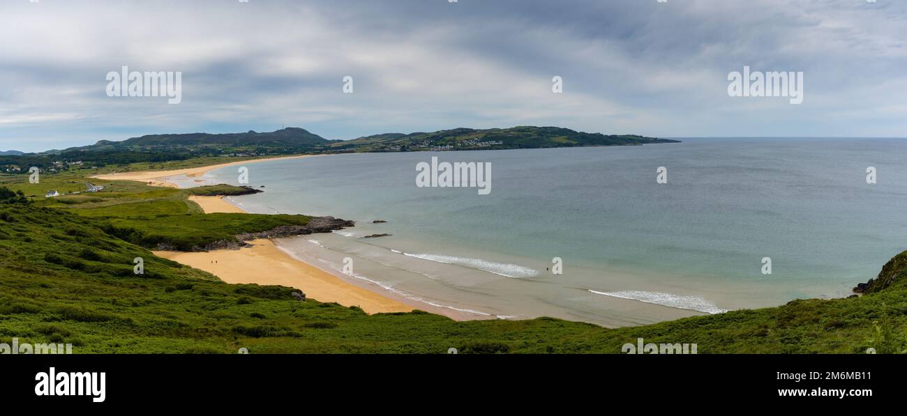 A view of the beautiful Ballymastocker Beach on the western shroes of ...