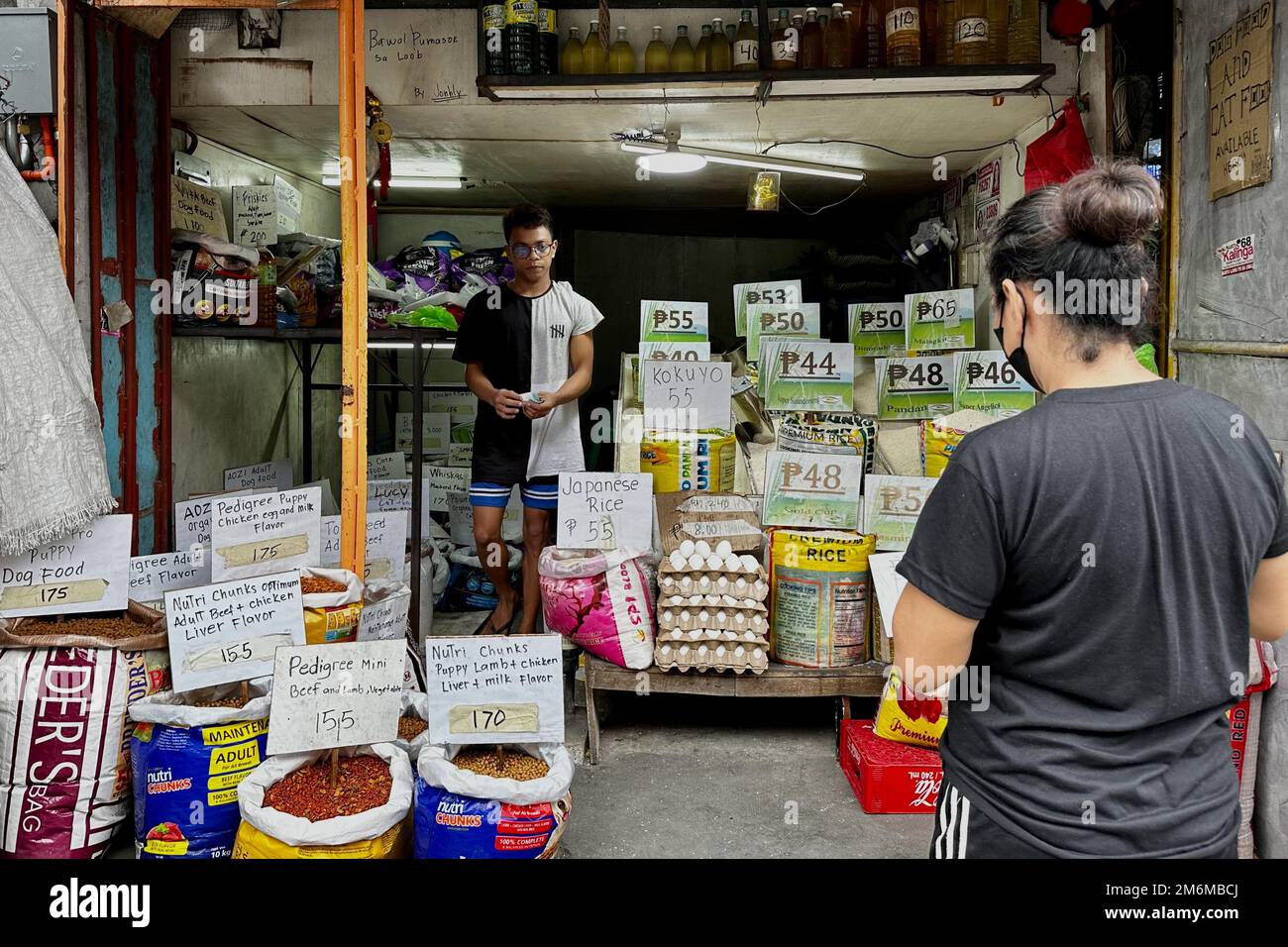 January 4, 2023, Pasay, Manila, The Philippines: A local purchases food ...