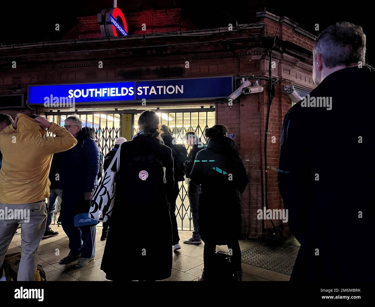 Southfields underground station hi-res stock photography and images - Alamy