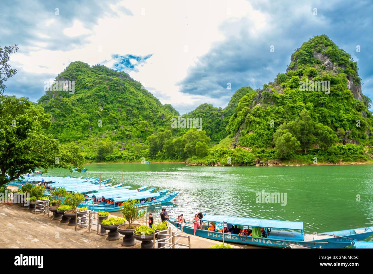 Phong Nha, Ke Bang cave, an amazing, wonderful cavern at Bo Trach ...