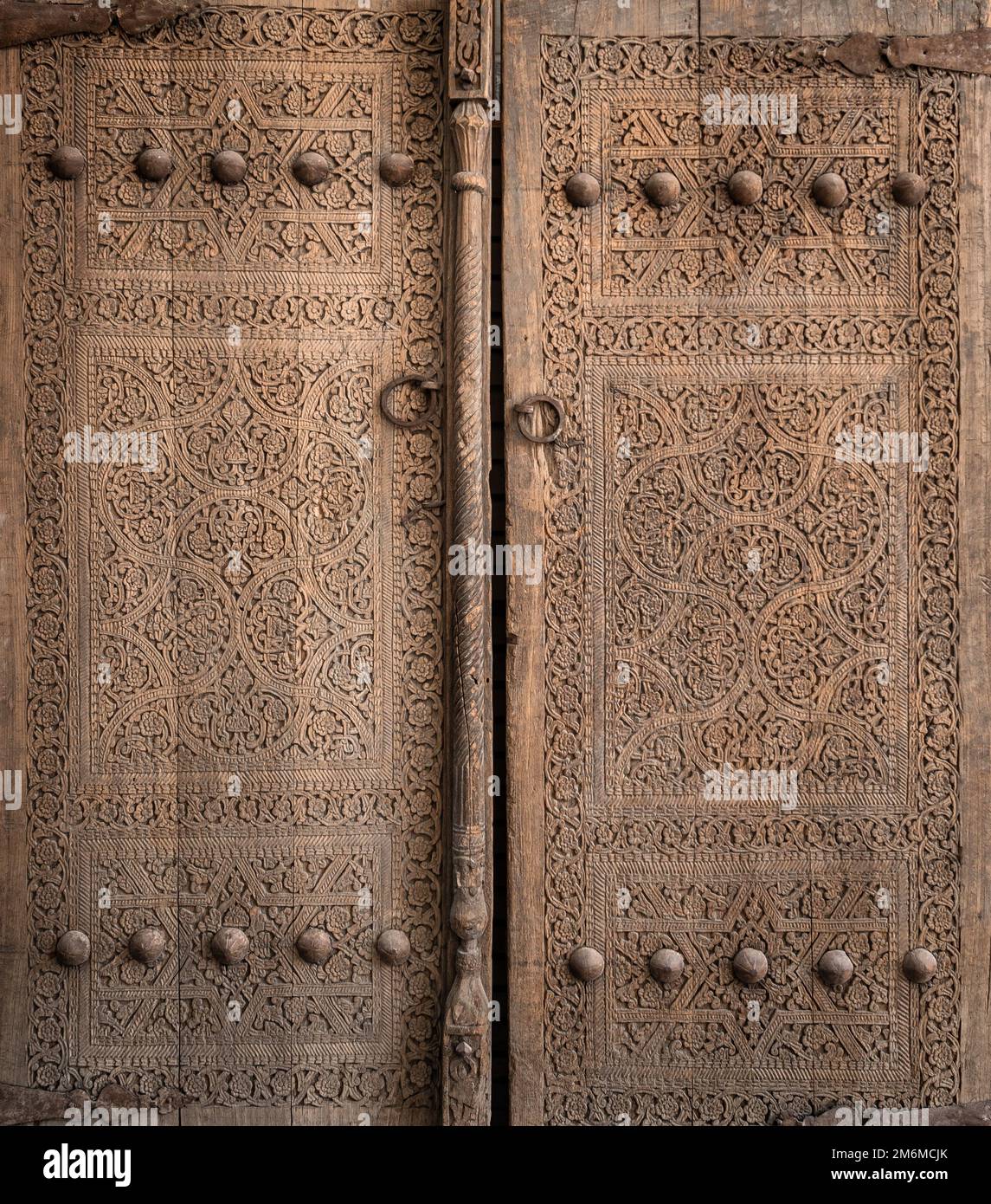 Close-up image of ancient doors with oriental ornaments Stock Photo - Alamy