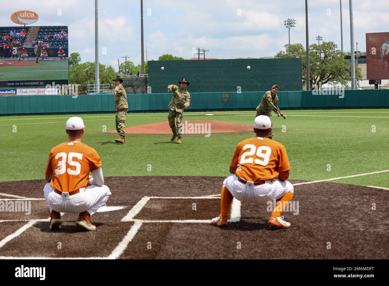 Ut austin baseball hi-res stock photography and images - Alamy