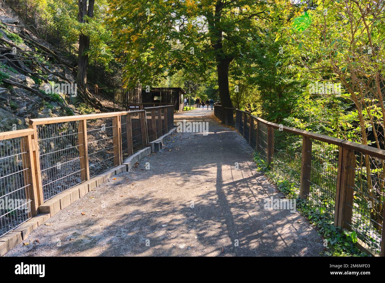 Fenced in footpath hi-res stock photography and images - Alamy