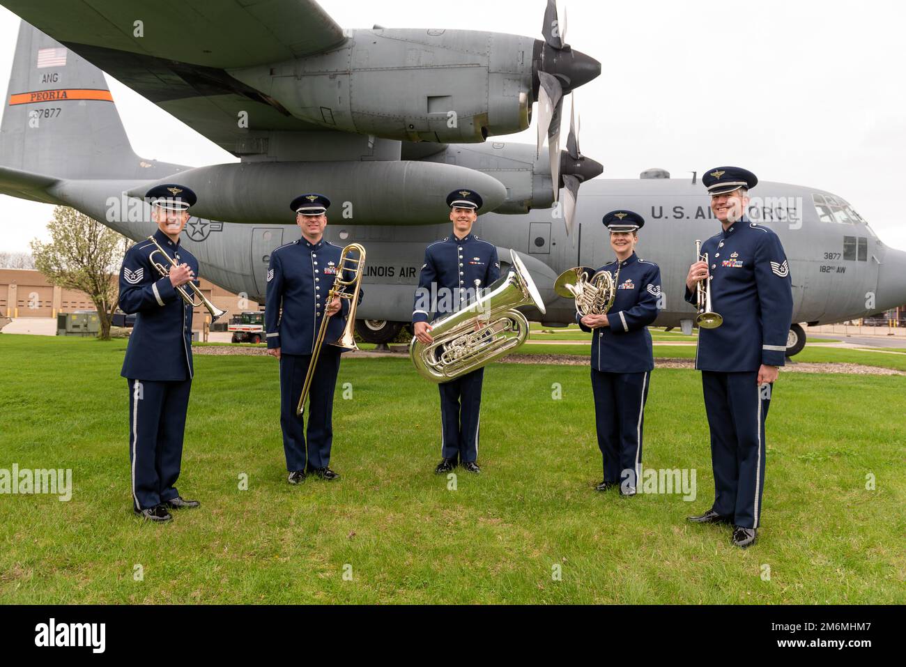 Instrumentalists with the 566th Air Force Band, Illinois Air National ...