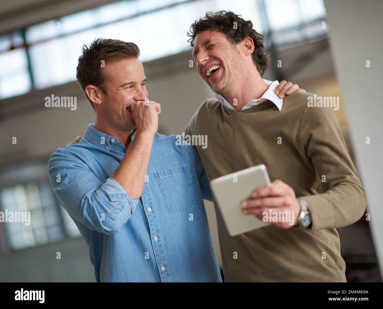 Guy friends hi-res stock photography and images - Alamy