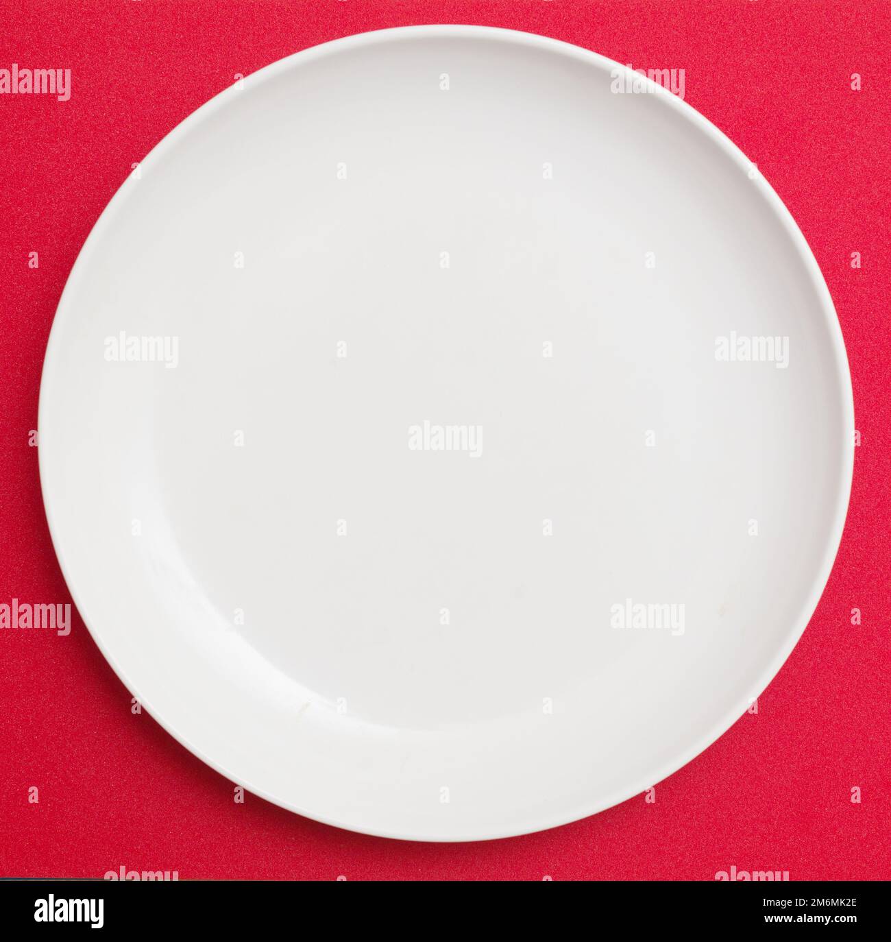 Round silver plate hi-res stock photography and images - Alamy