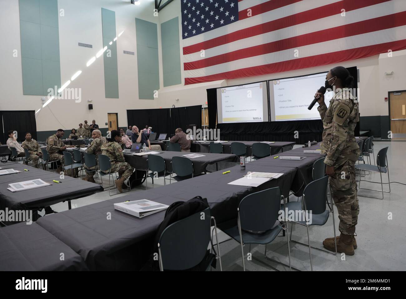 Integrated personnel and pay system army hi-res stock photography and ...