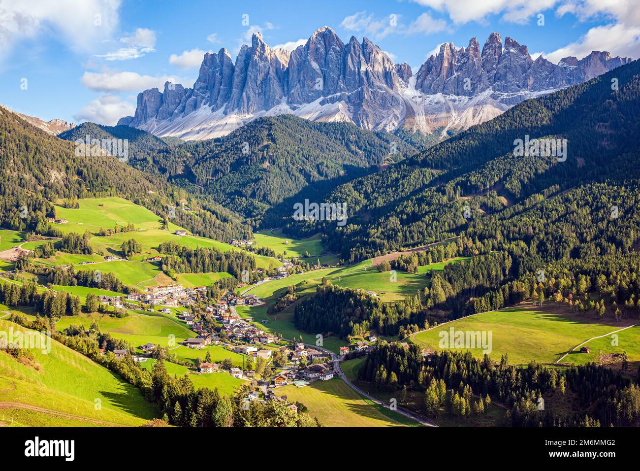 Beautiful italian dolomites autumn hi-res stock photography and images ...