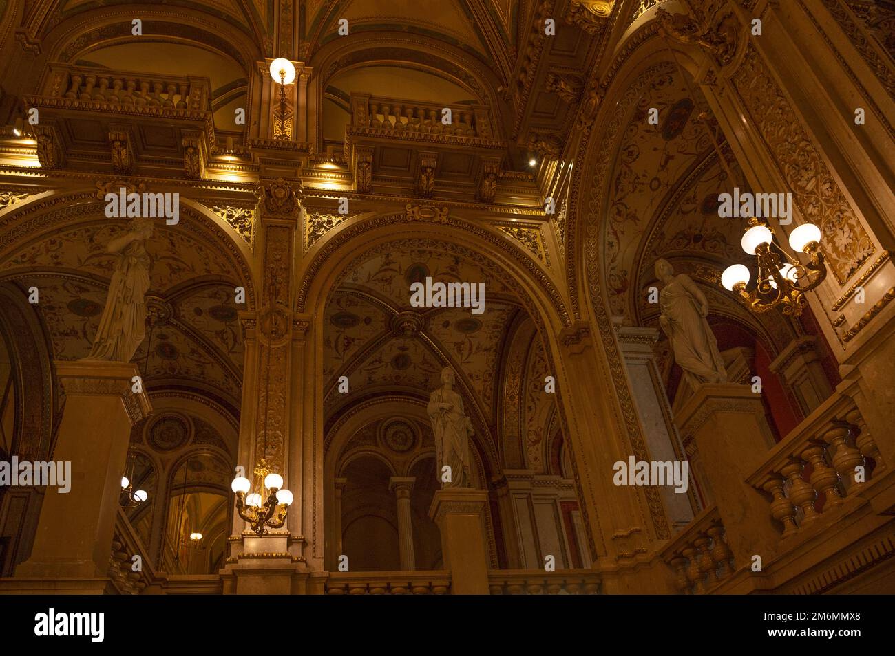 Vienna opera house interior hi-res stock photography and images - Alamy