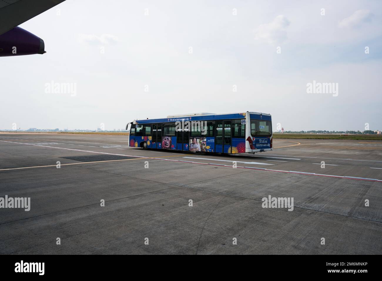 Apron buses hi-res stock photography and images - Alamy