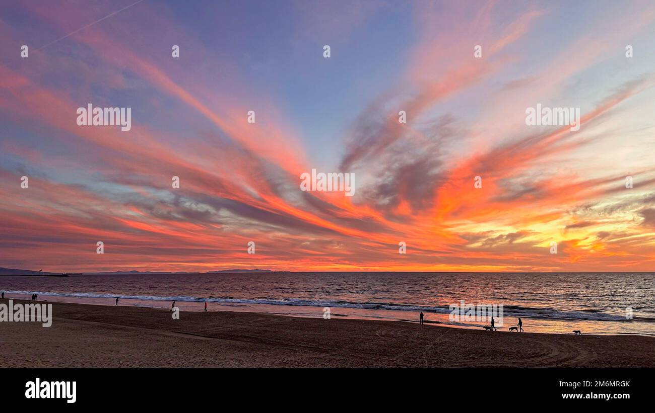 Multi color winter burn sunset over Venice pier and beach in Los ...