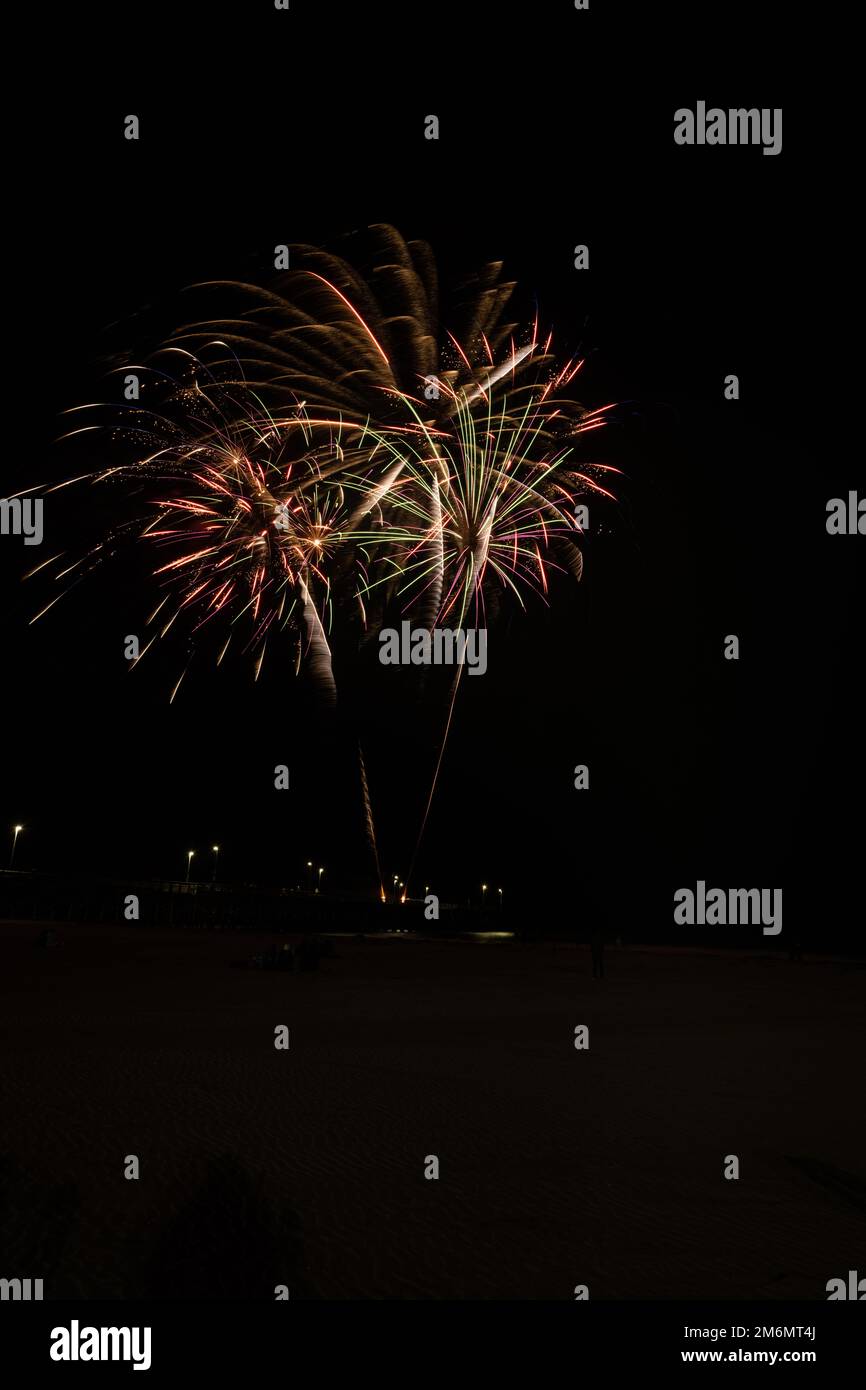Fireworks shoot off from Newport Beach pier to kick off boat parade ...