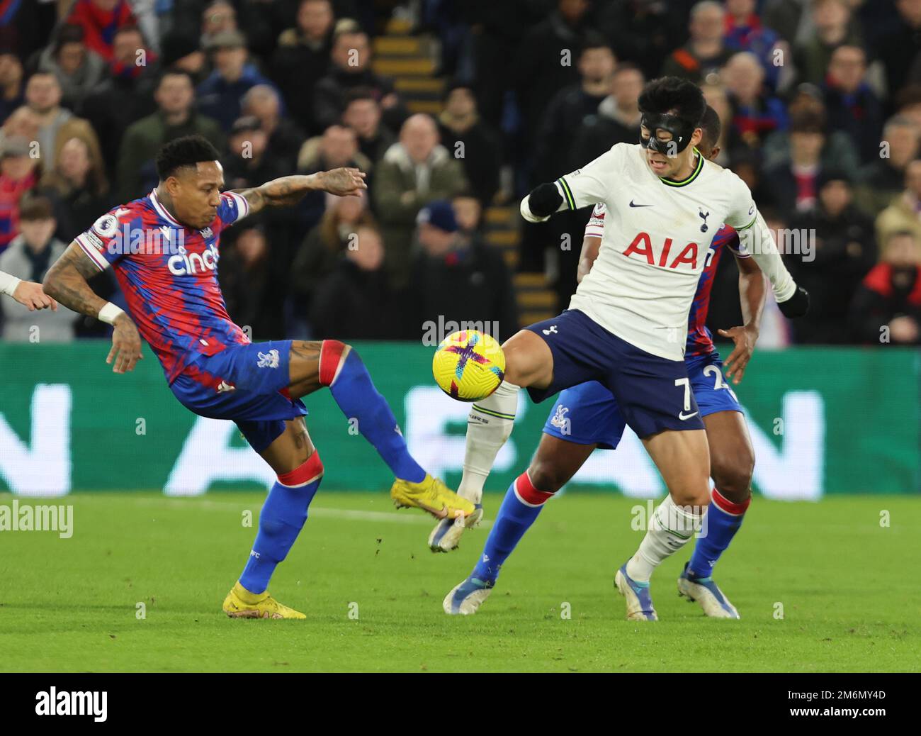 London ENGLAND - January 04:L-R Crystal Palace's Nathaniel Clyne and ...