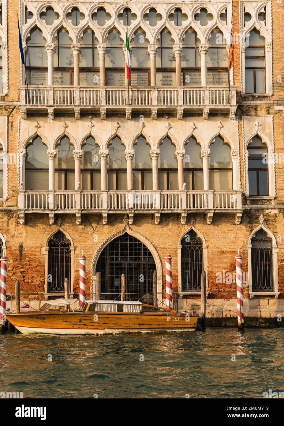 Amazing Venetian Gothic building facade Stock Photo - Alamy