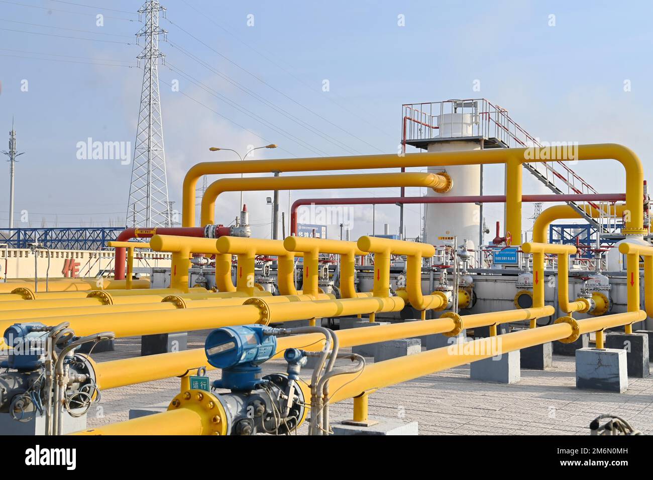 Workers of Sinopec Natural Gas Branch conduct safety inspection on ...