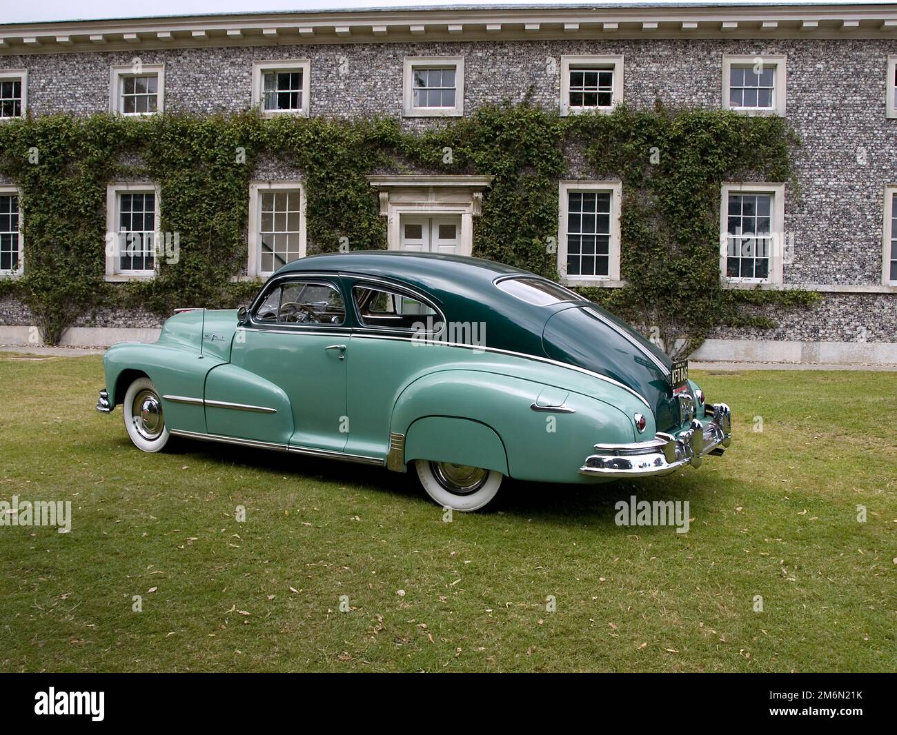 1948 Pontiac Streamliner Deluxe. Cartier style et luxe concours event ...