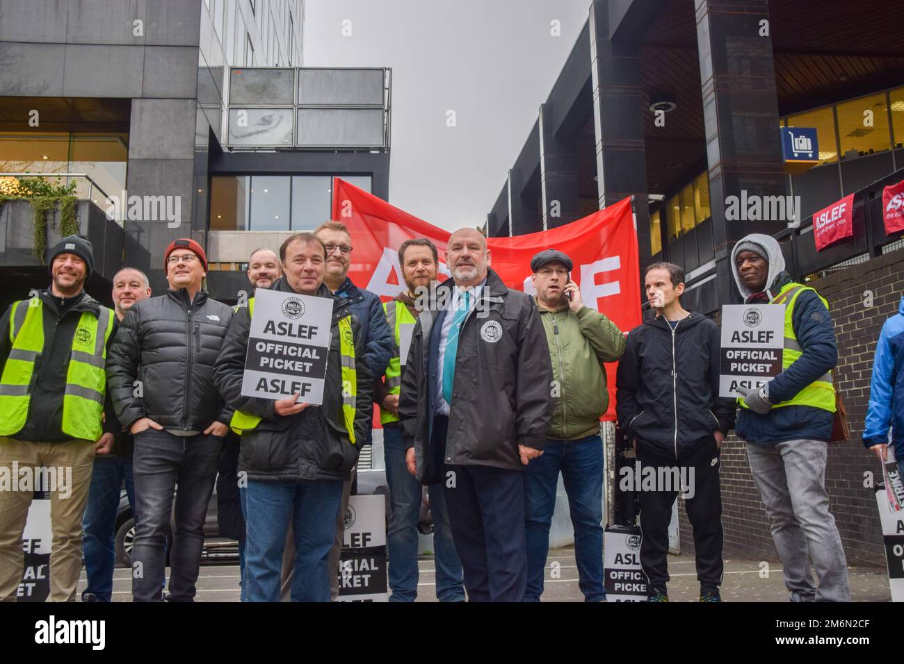 London, UK. 5th January 2023. Mick Whelan, general secretary of ASLEF ...