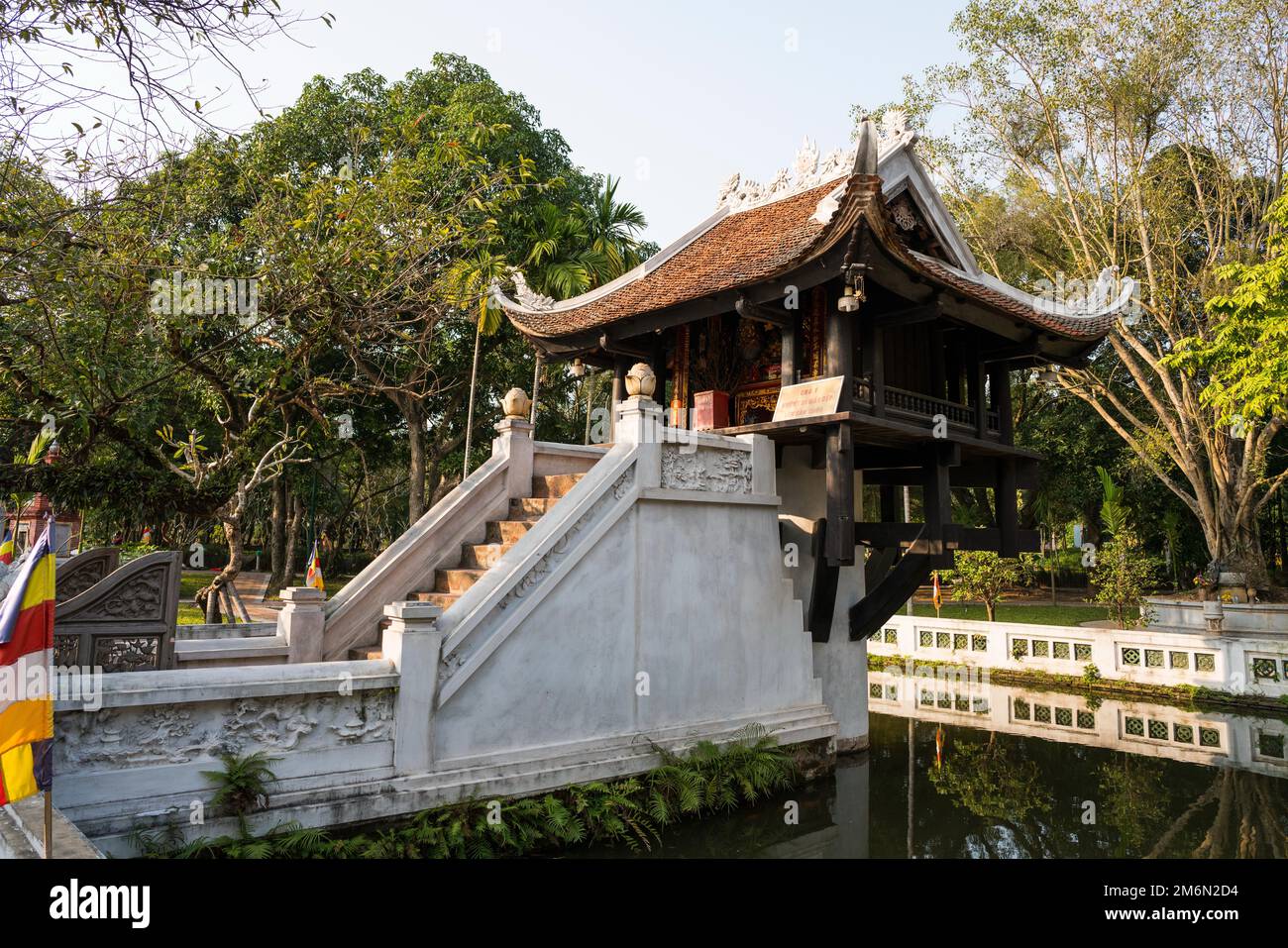 Hanoi, Vietnam alone column temple Stock Photo - Alamy