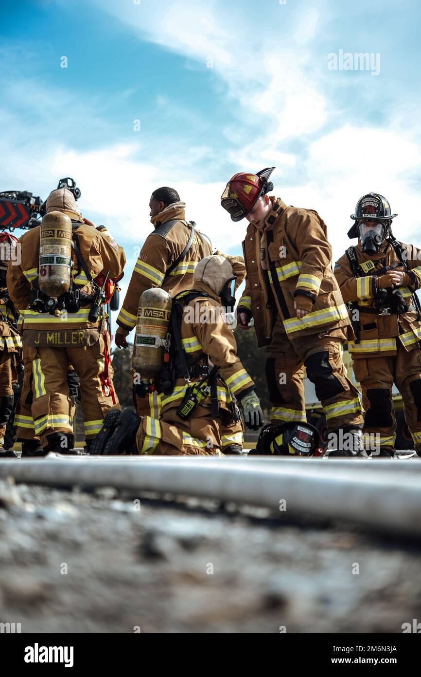 Firefighters personal protective equipment hi-res stock photography and ...