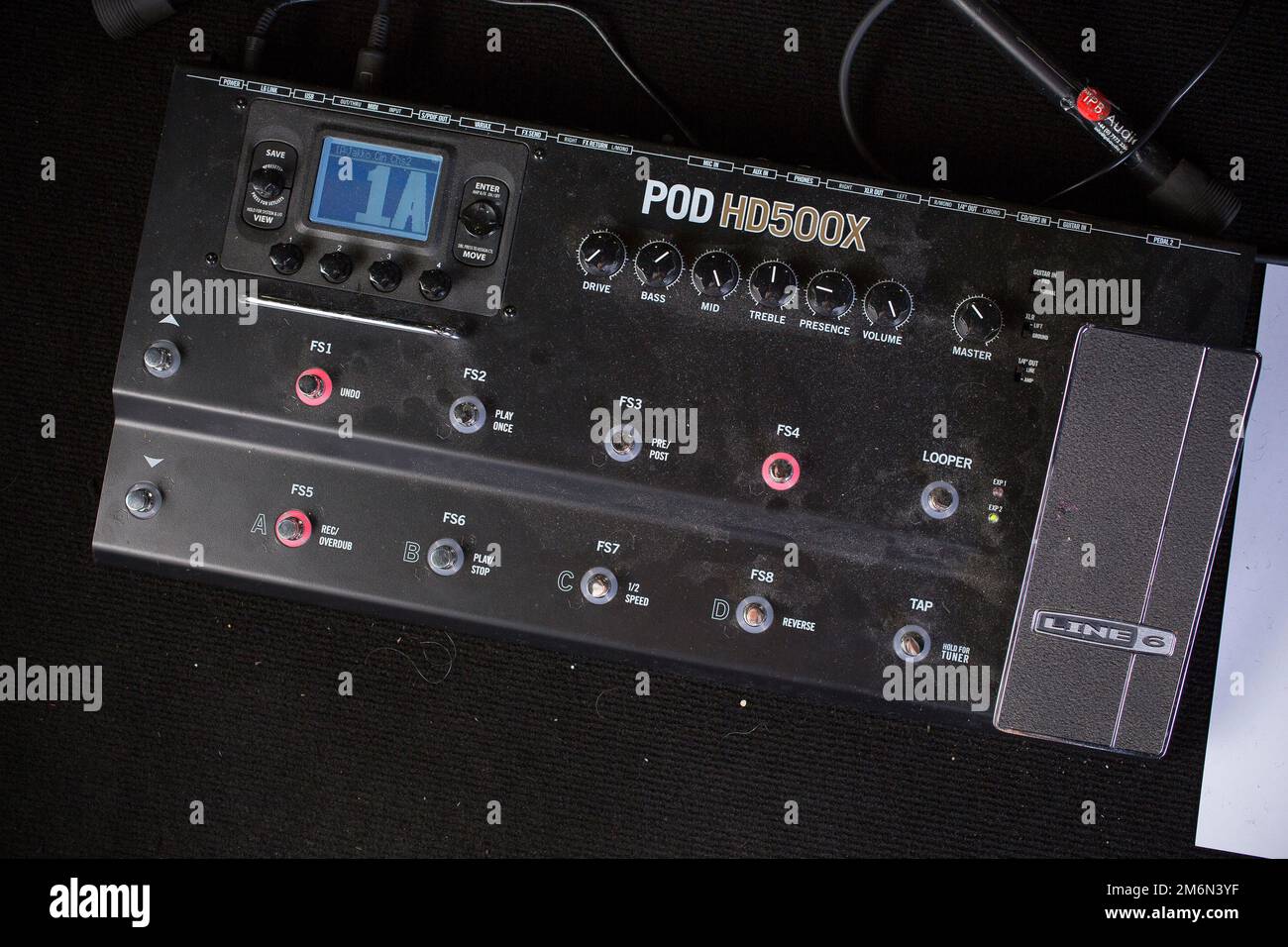 King Crimson guitarist Jakko Jakszyk's Line 6 POD HD500X Amp Modelling ...