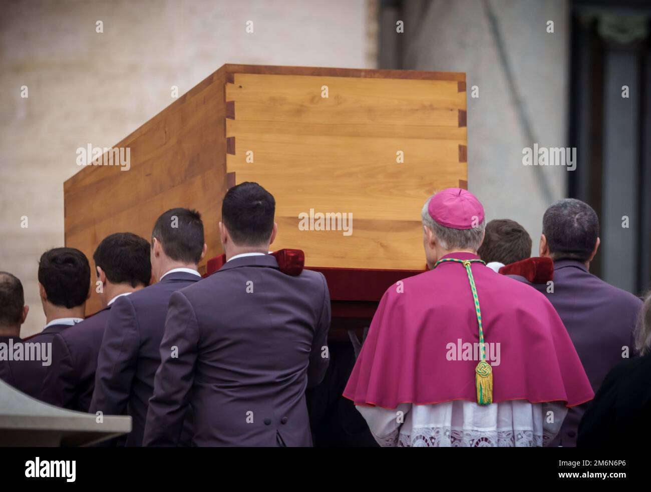 Vatican. 05th Jan, 2023. Vatican. 05th Jan, 2023. Pallbearers carry ...